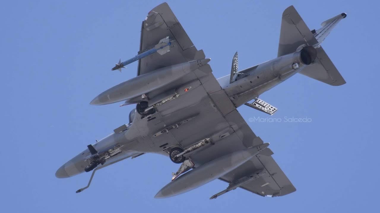 A-4 AR Fighting Hawk y su rol en el G20 - YouTube