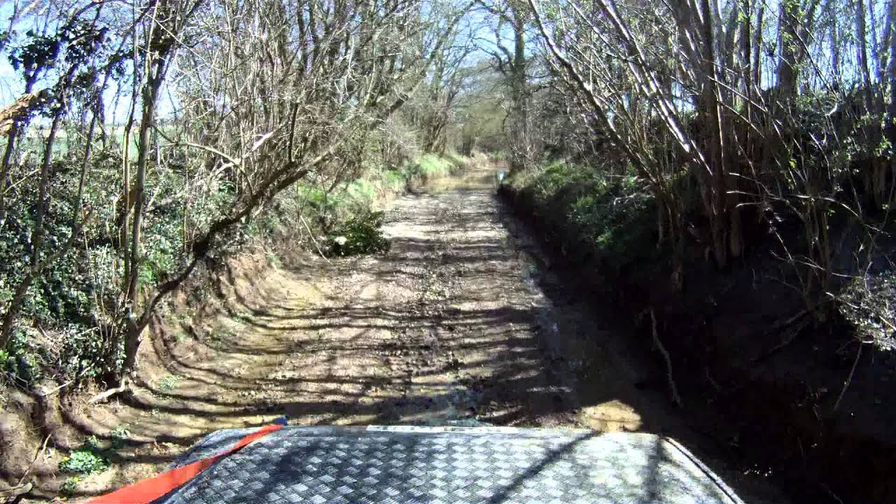 Discovery 1 Furneux Pelham Violets Lane Ford Offroad Wading - YouTube