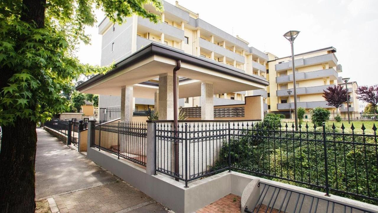 HQ Aparthotel Milano Inn Smart Suites, Cinisello Balsamo, Italy - YouTube