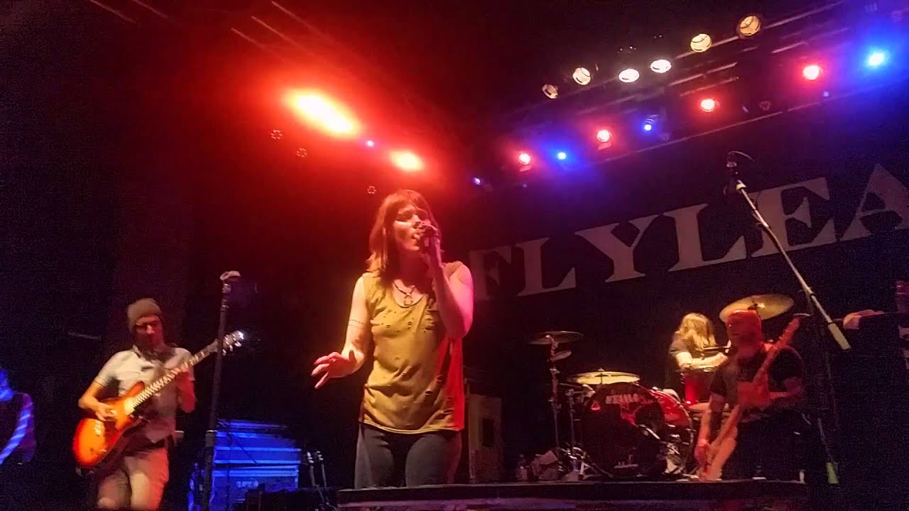 Missing by Flyleaf Live at Mojoes in Joliet Illinois 2/22/15 - YouTube