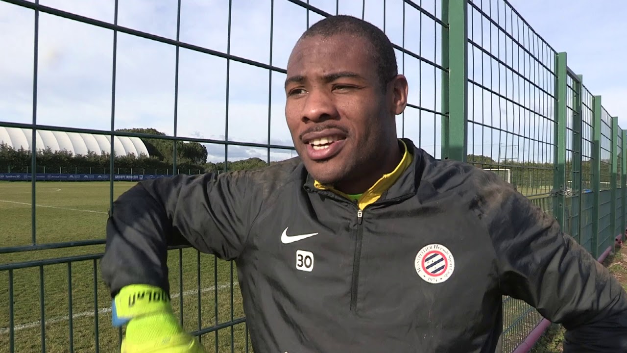 Jonathan Ligali à la parade - YouTube