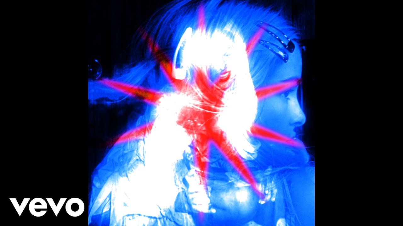 Addison Rae - Fame is a Gun (Lunnari Remix) - YouTube