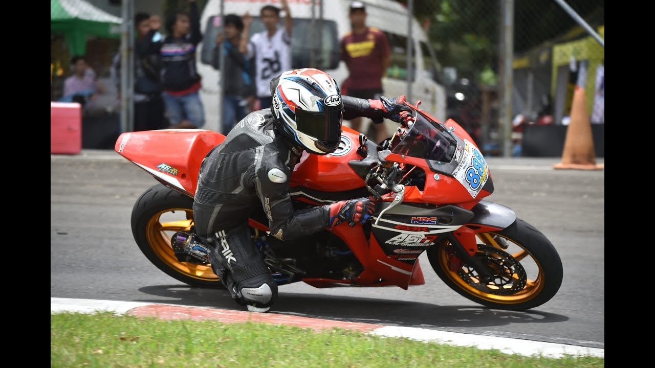 ONBOARD WET RACE CBR250R | HAYUNTENTUL SENTUL KARTING INTERNATIONAL ...