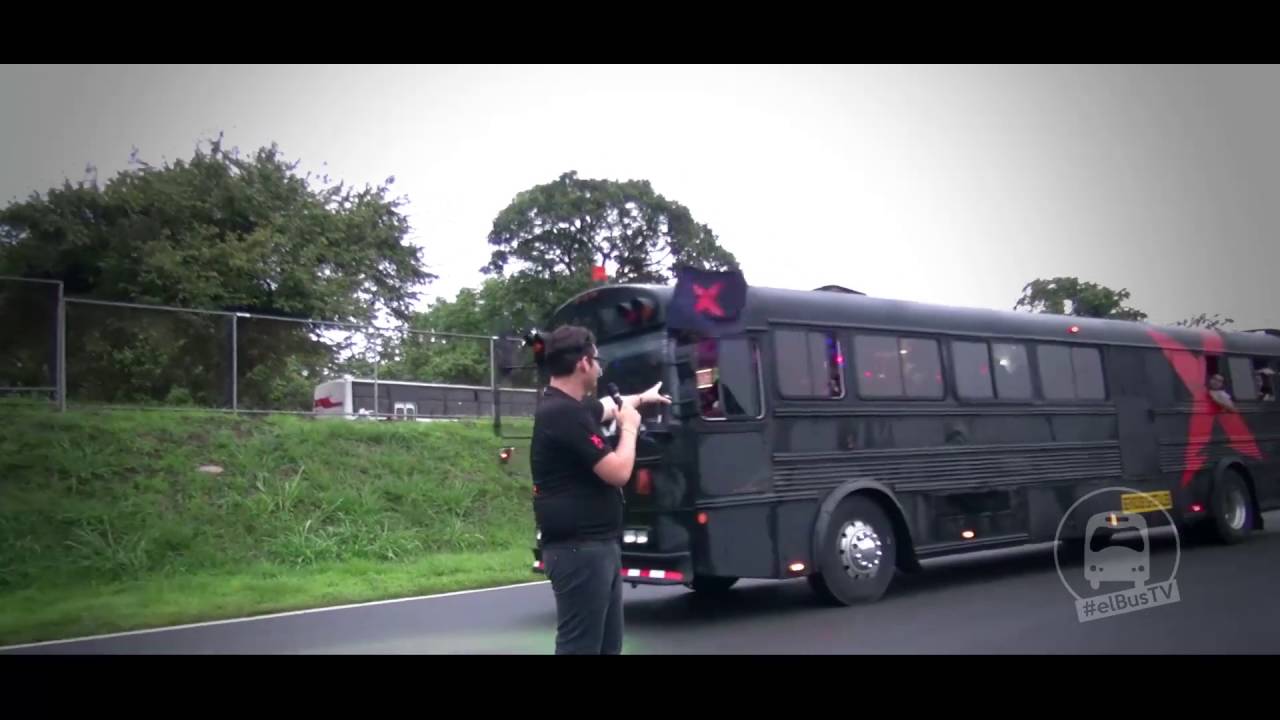 EL BUS TV - Maluma 2016 - YouTube