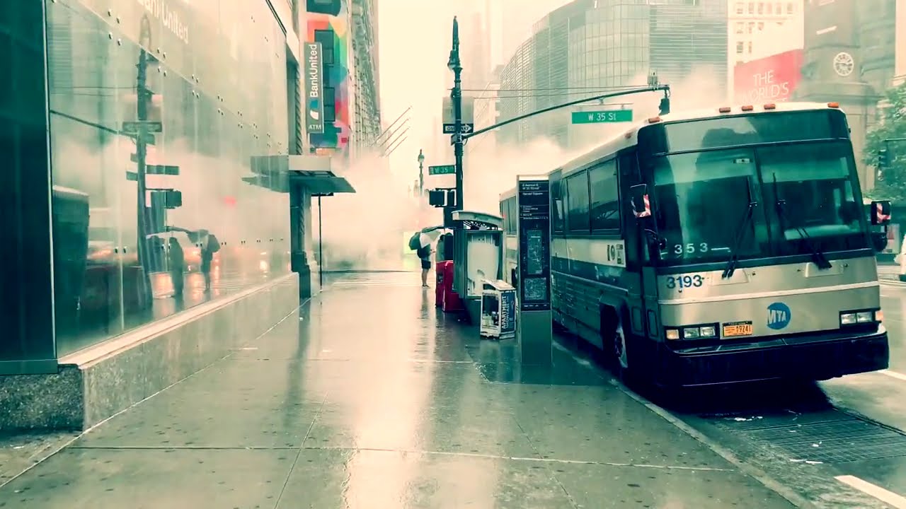 ⁴ᴷ⁶⁰ Walking in Heavy Rain and Strong Winds in New York City - YouTube