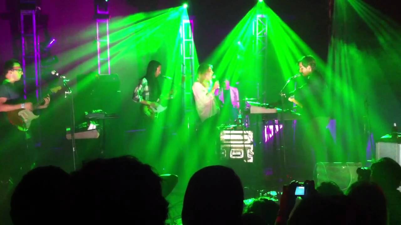 Ariel Pink - Round and round (Mexico City, April 29, 2011) - YouTube