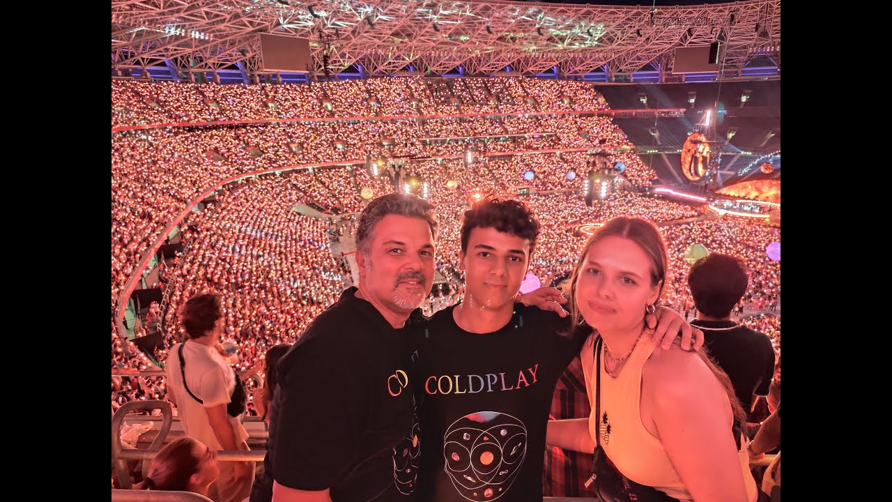 Coldplay Live in Budapest - YouTube
