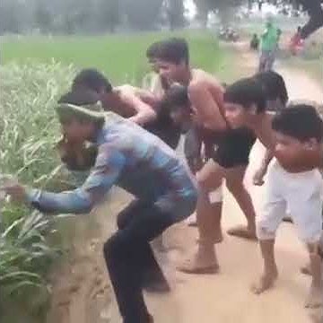 Wow! Two Boys Catch Biggest Snake In The Hole By Digging | How to Dig ...