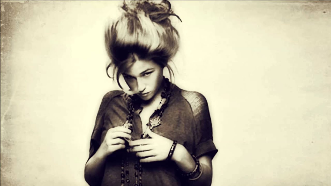 Selah Sue ft Ronny Mosuse - Ain't No Sunshine (HQ) - YouTube