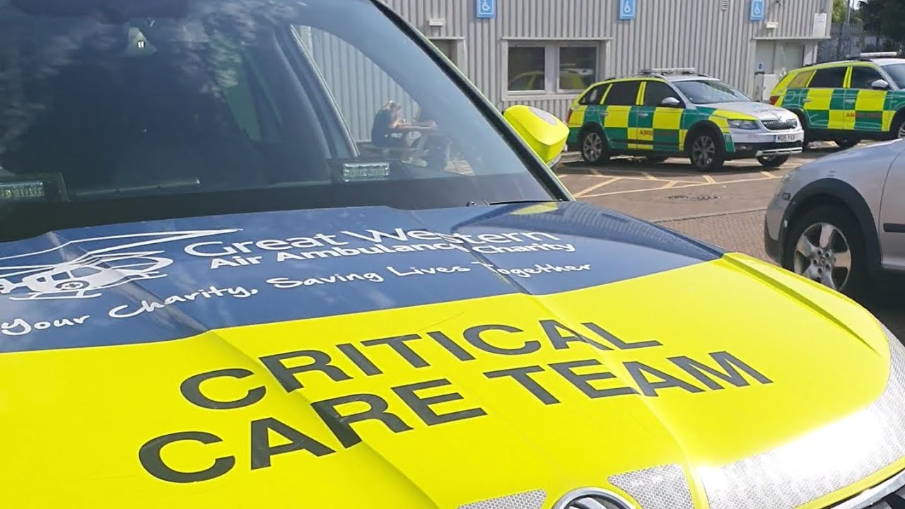 Tour around the GWAAC critical care car with GWAAC Paramedic Callum ...