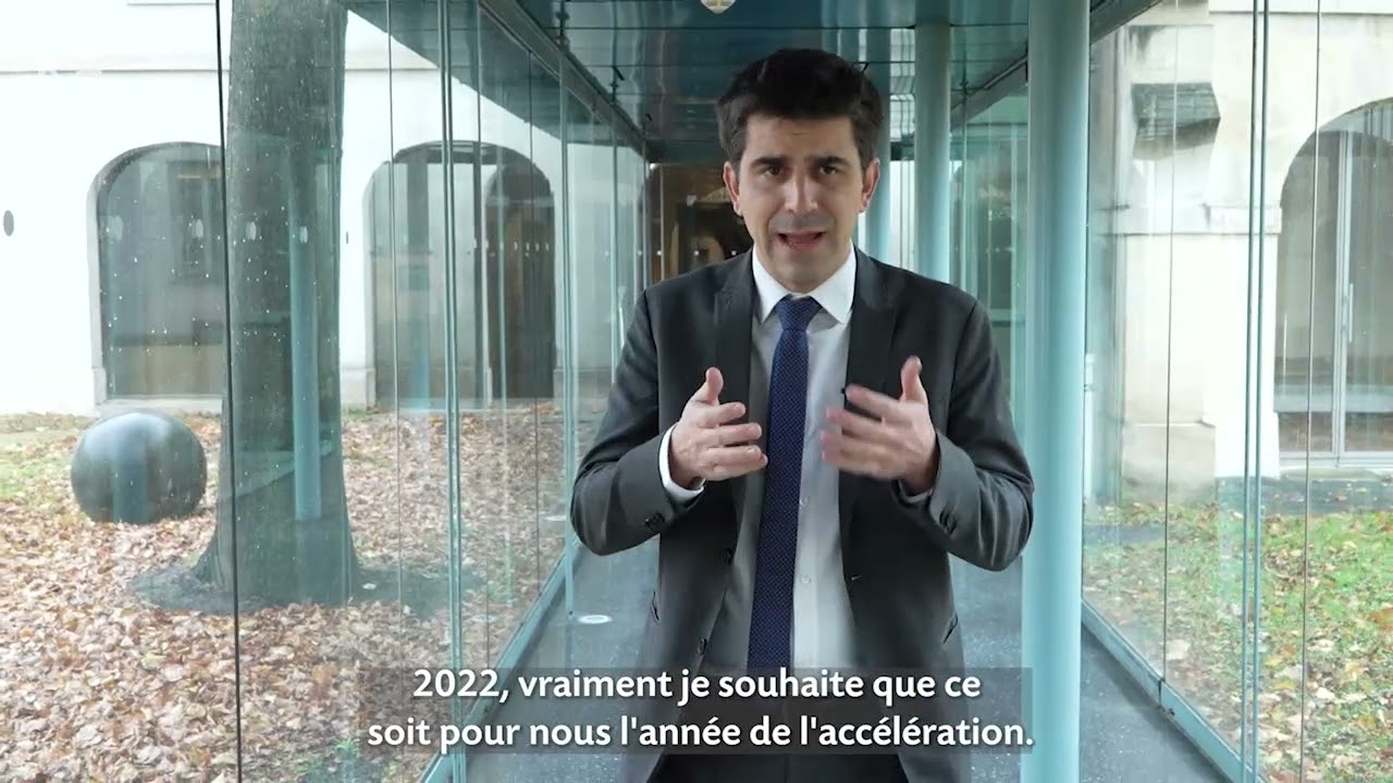 Mathieu Hanotin, maire de Saint-Denis présente ses vœux pour 2022 - YouTube
