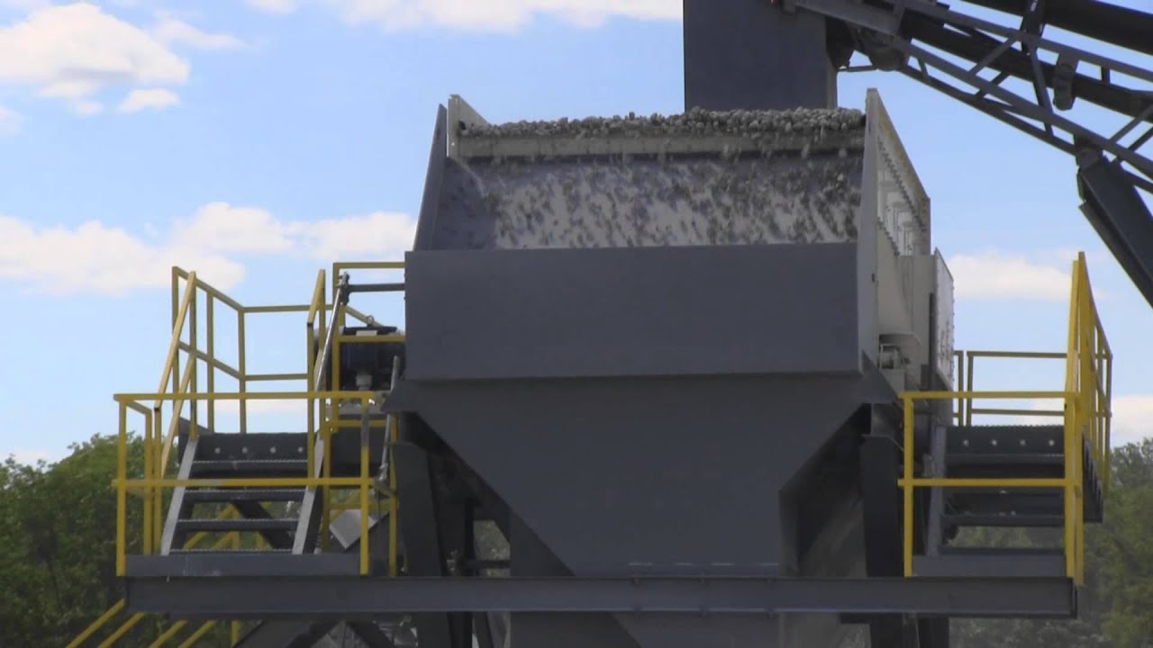 New Terex Cedarapids Horizontal Screens - YouTube
