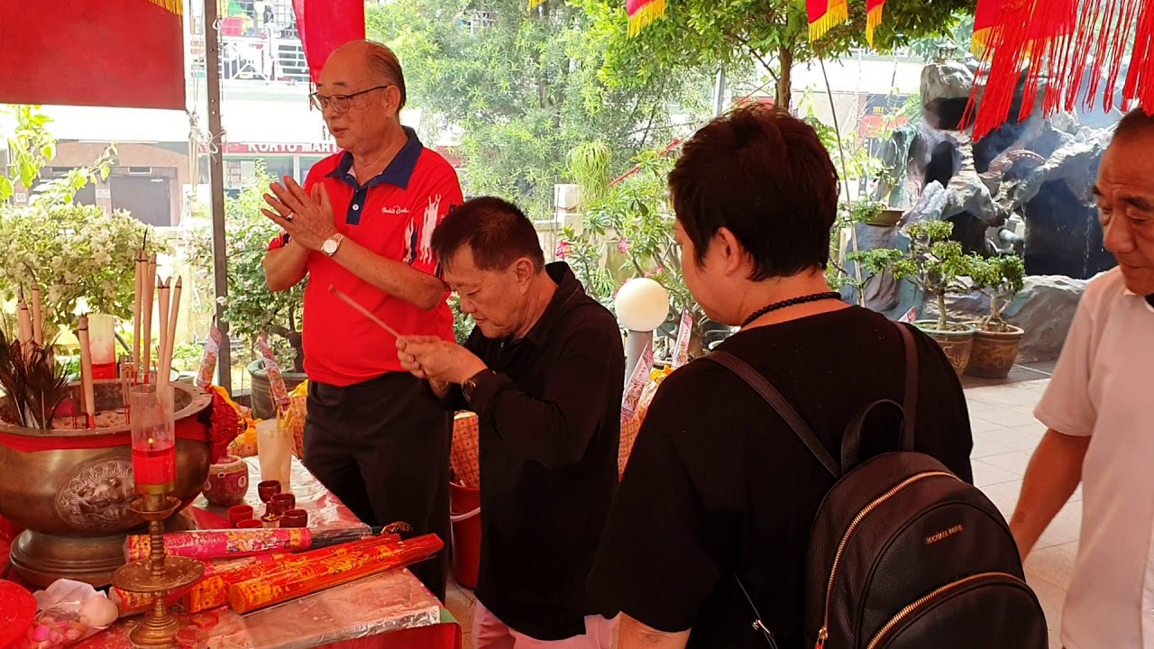 bukit timah tua pek kong temple - YouTube