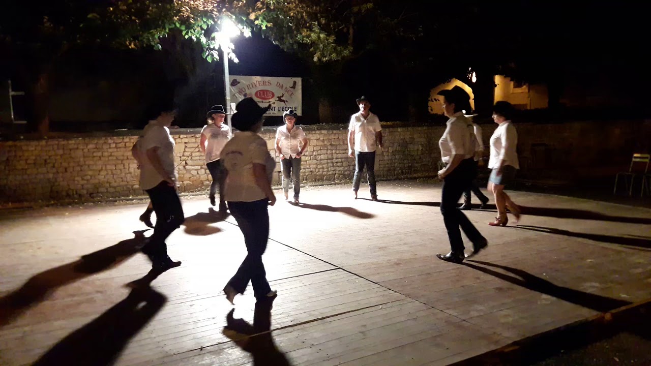 Country two steps - Country line Dance - Two Rivers Dance - YouTube