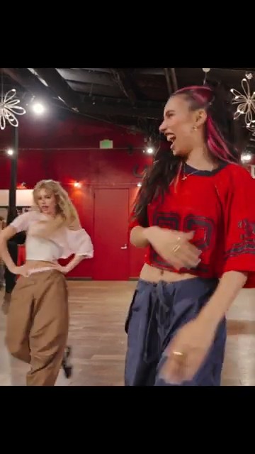 Ruby and Kylie dancing!🩷 ️ 🦋 #descendantstheriseofred #descendants # ...