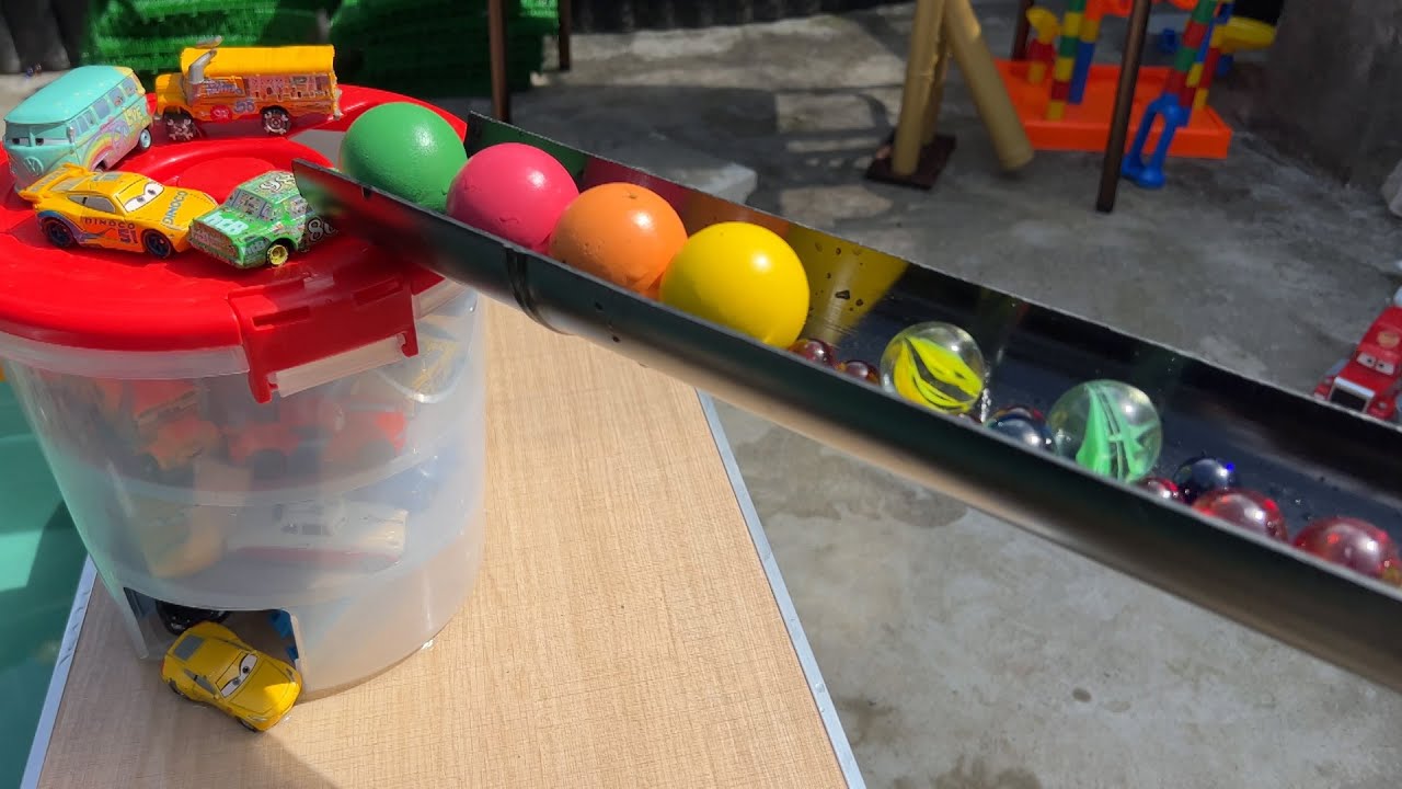 Marble Run Race☆Rain Gutter Slope & Guru Bucket & Cars Miniature Cars ...
