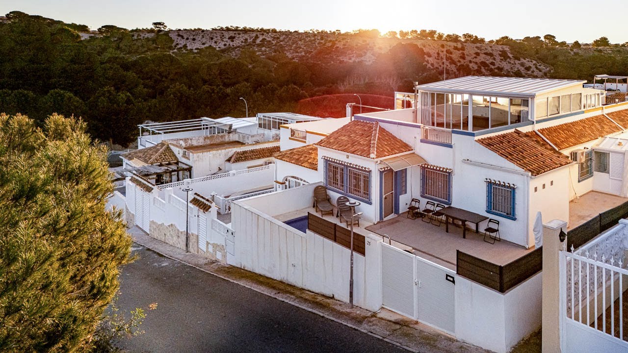 Alex's Casa - YouTube