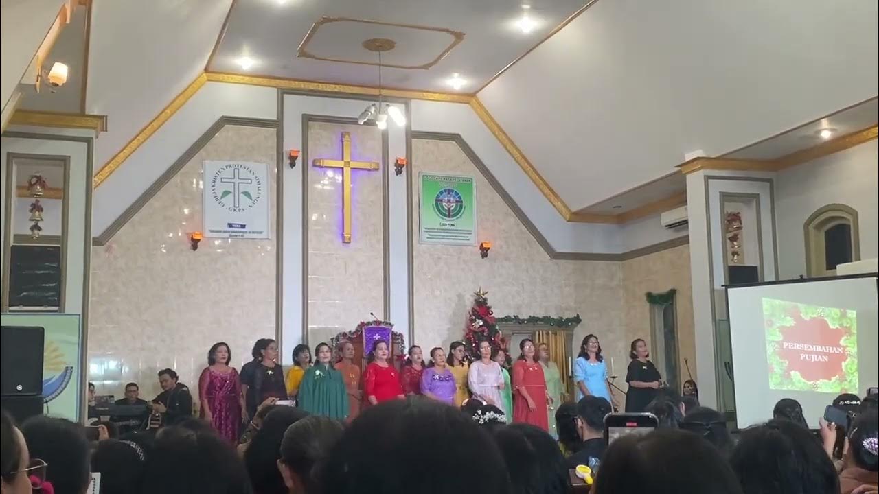 Persembahan pujian sie inang pada perayaan natal seksi namaposo gkps kampung durian - YouTube