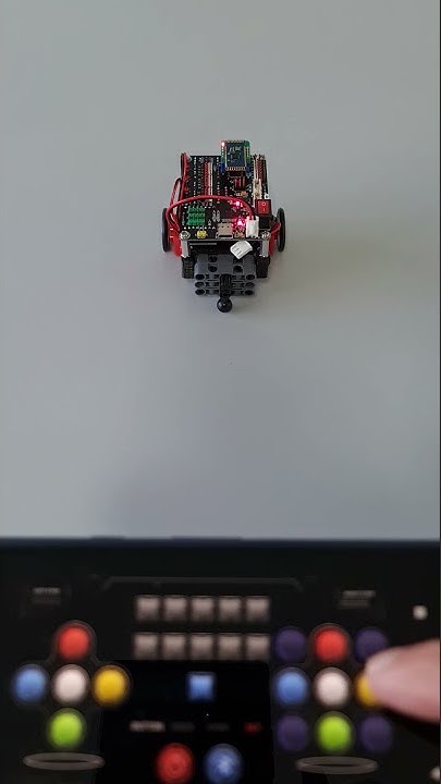 The Simplest & Smallest Arduino Robot I Ever Made #Shorts - YouTube