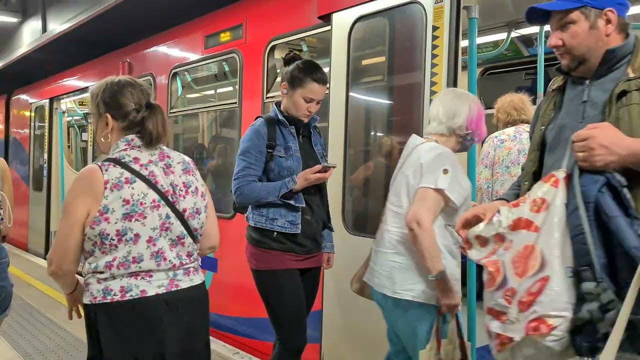 Woolwich Arsenal DLR Station (2022) - YouTube