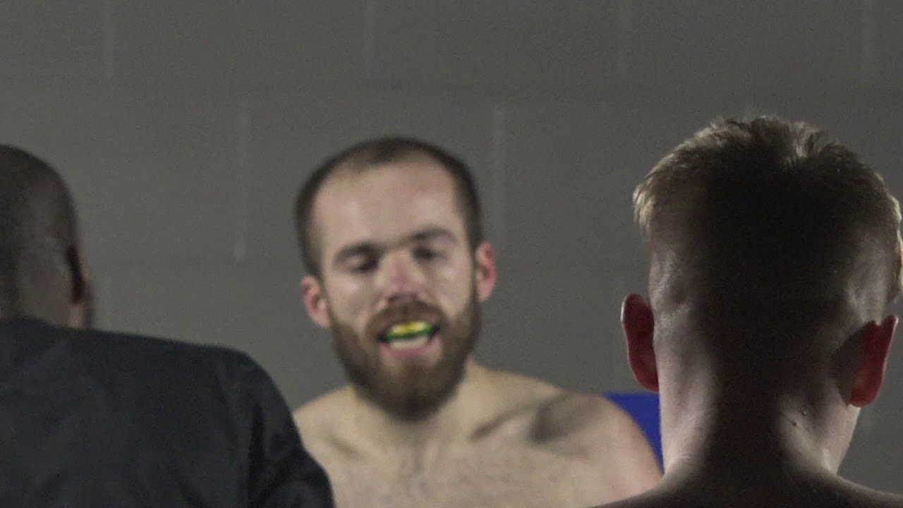 Max Perry v Aiden Green - YouTube