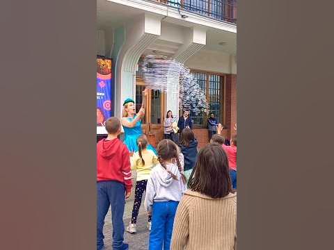 Салют из мыльных пузырей #актриса #шоу #art #театр #иллюзия #magic # ...