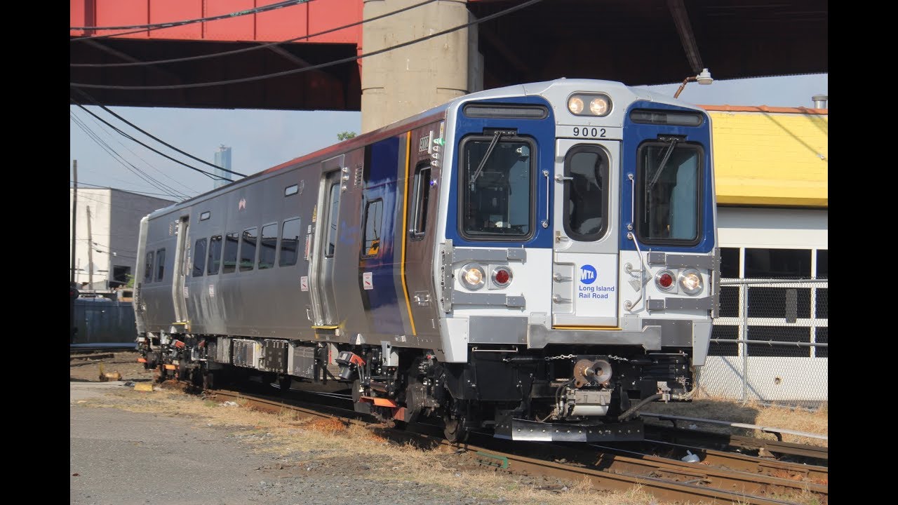 LIRR Kawasaki M9 and DE30-AC/C3 at Long Island City - YouTube