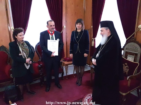 Η ΠΑΡΑΣΗΜΟΦΟΡΗΣΗ ΤΟΥ ΔΗΜΑΡΧΟΥ ΡΟΔΟΥ ΑΠΟ ΤΟΝ ΠΑΤΡΙΑΡΧΗ ΙΕΡΟΣΟΛΥΜΩΝ - YouTube