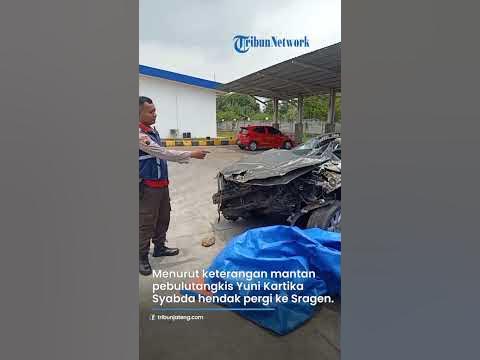 Ringsek! Ini Penampakan Mobil Toyota Camry Syabda Perkasa yang Alami Kecelakaan Maut di Tol ...