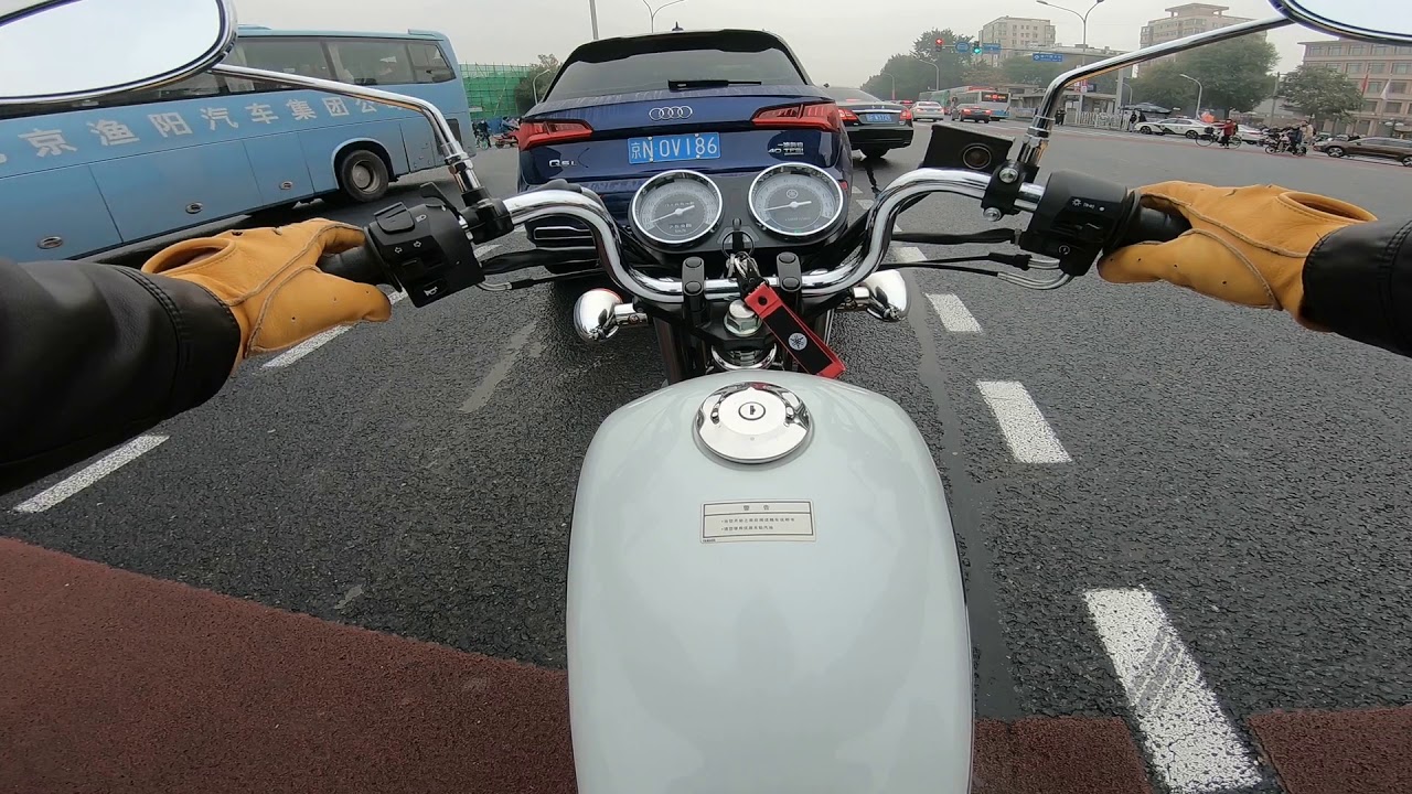 Riding in Beijing at 8:00 - YouTube