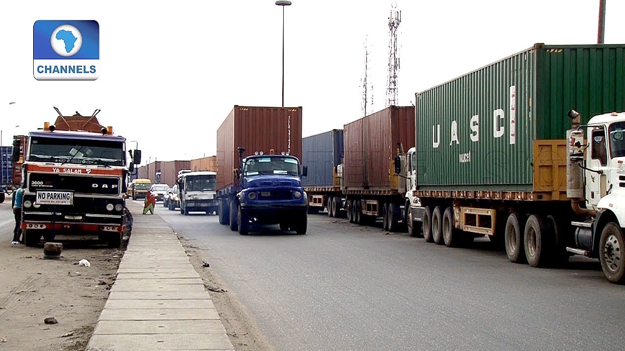 Over N2.1bn Worth Of Cocoa Stranded In Apapa Gridlock - YouTube