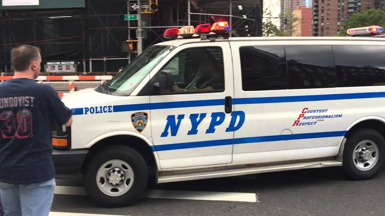 NYPD VAN RESPONDING ON 9TH AVENUE IN THE HELL'S KITCHEN AREA OF ...
