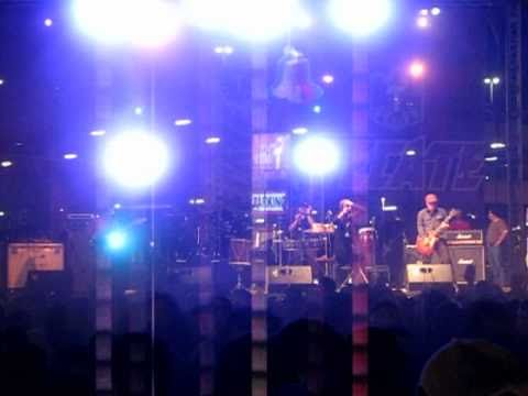 Tijuana NO! - Spanish Bombs (Live) - YouTube