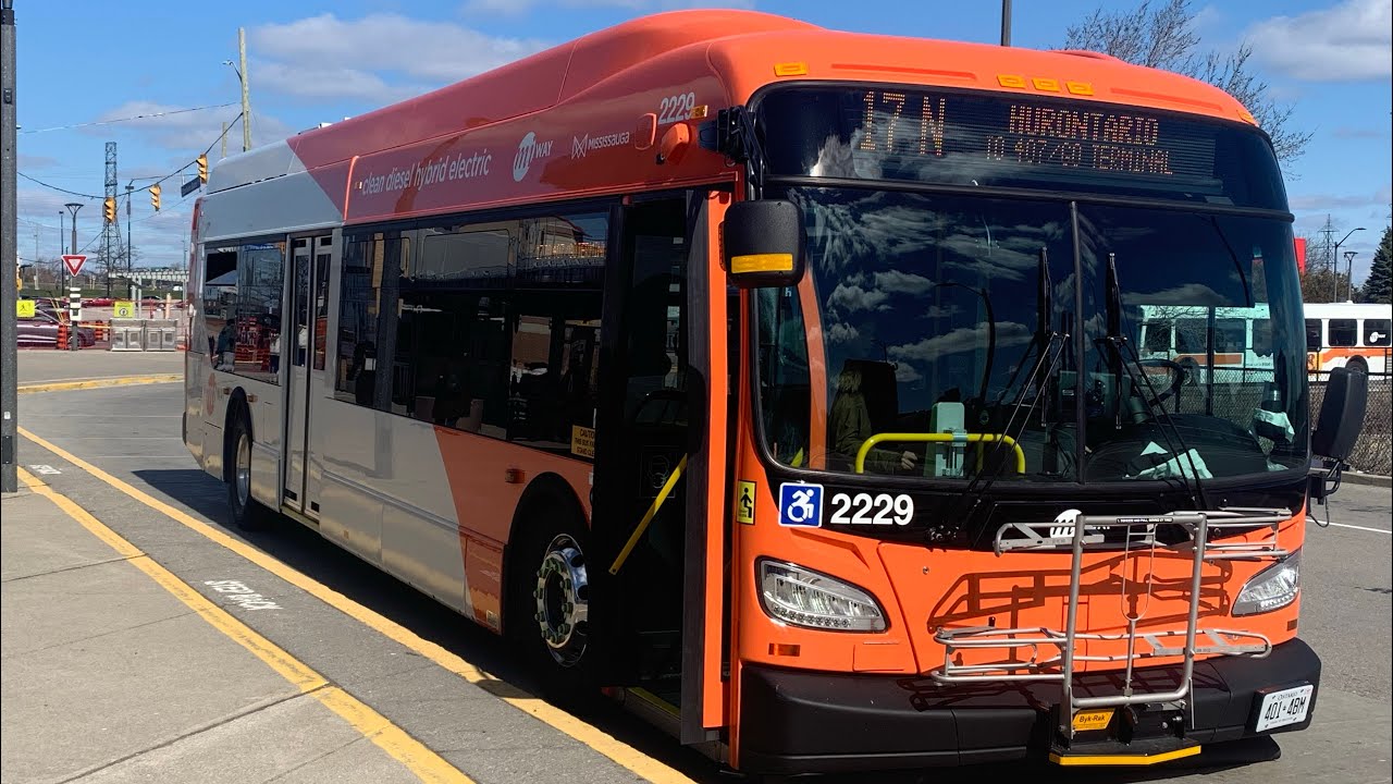 (ride) MiWay 2022 New flyer XDE40 2229 | 17 hurontario - YouTube