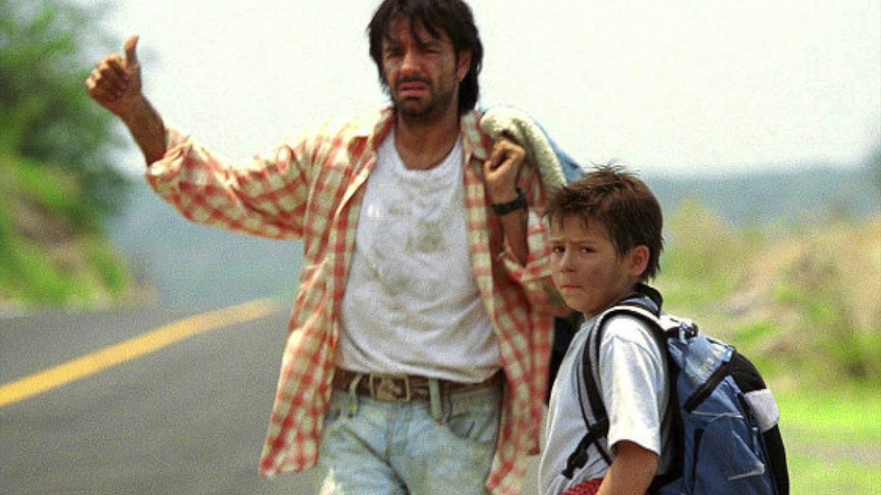 Reseña de Bajo la Misma Luna - YouTube