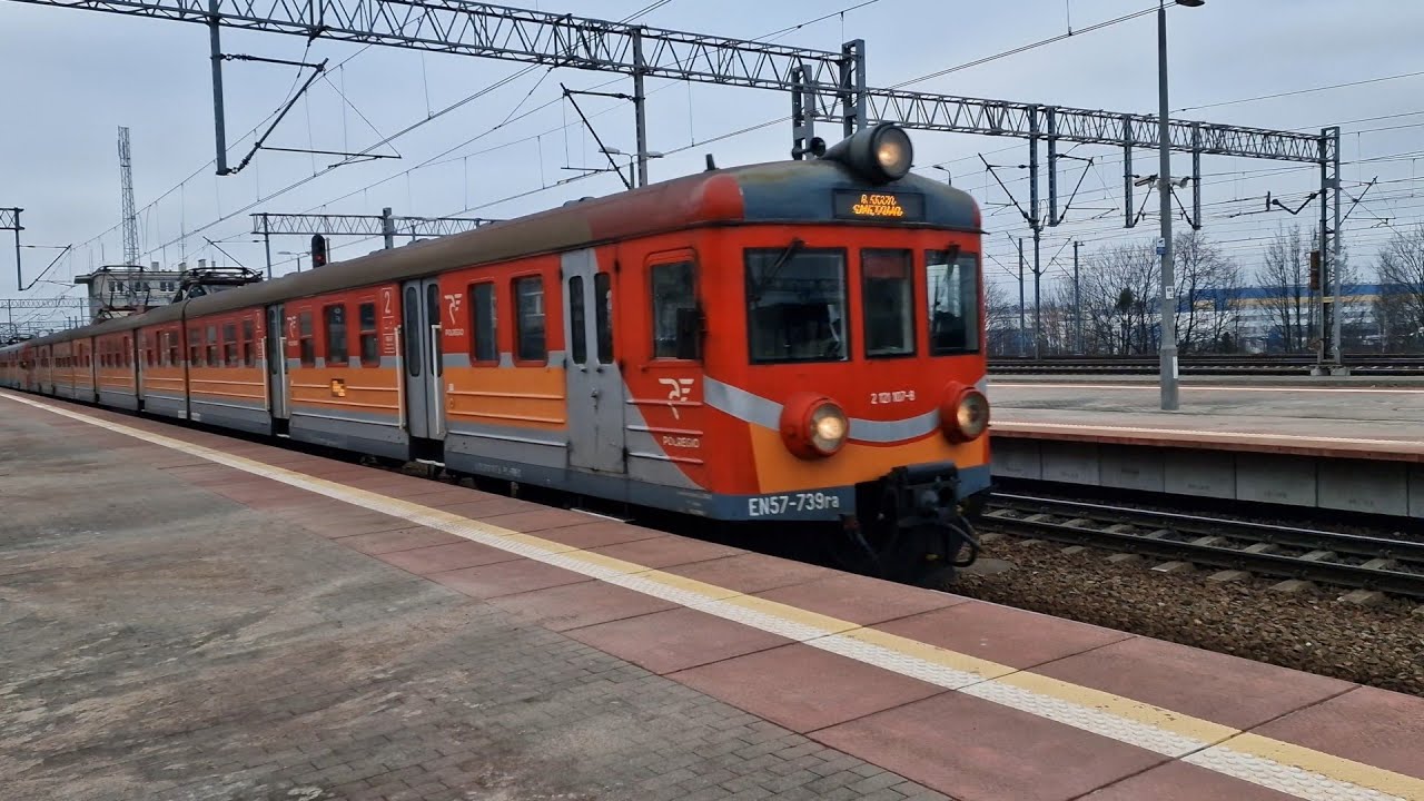 EN57 739 + 1450 jako Regio do Smętowa - YouTube