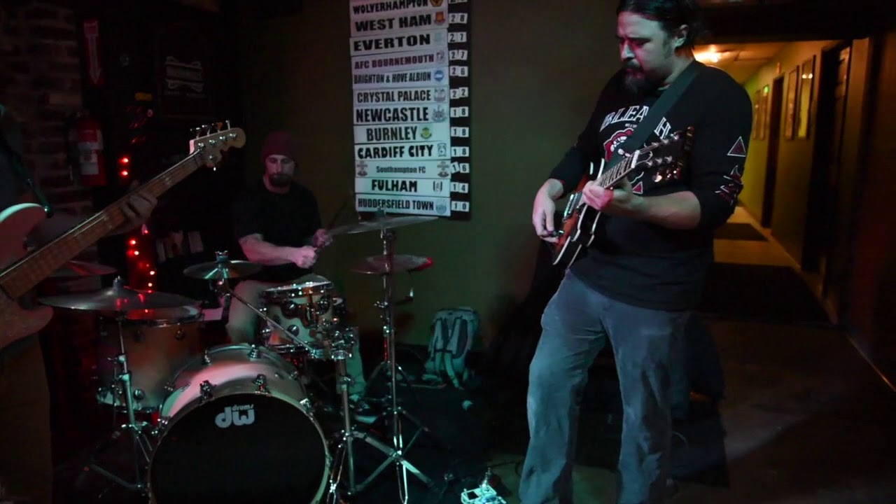 Burn Band - "Slippin' Into Darkness" (War) - YouTube