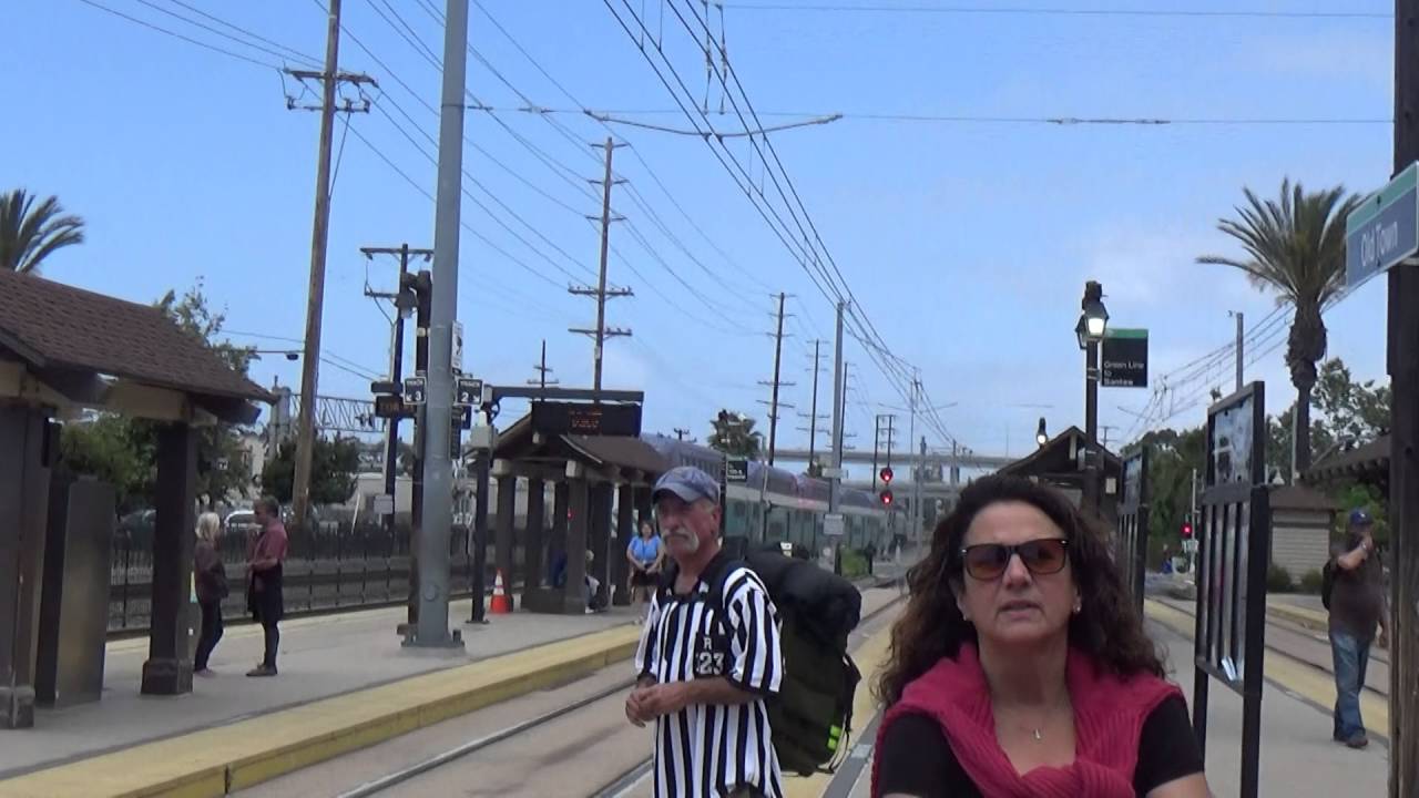 Coaster Train 685 F40ph 2105 To Oceanside - YouTube