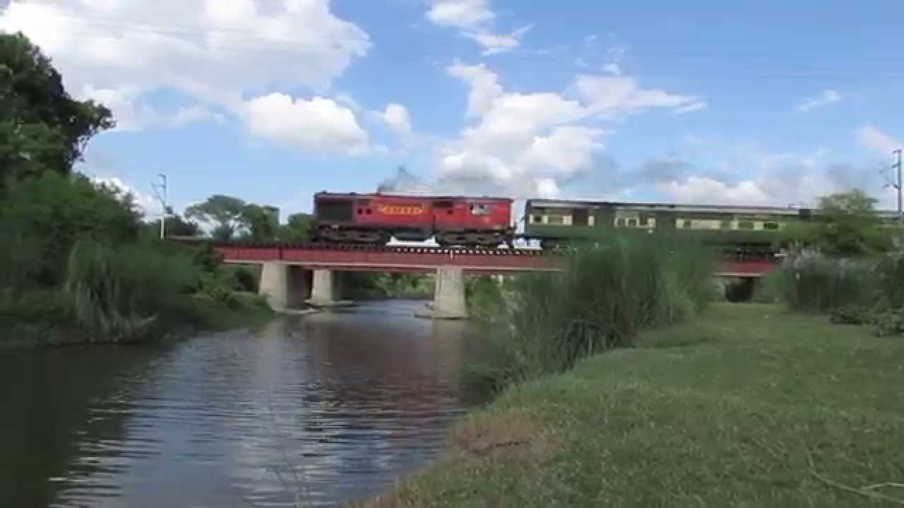 Chug chug chug MGS WDM 3A with Saharsa Amritsar Garib Rath - YouTube