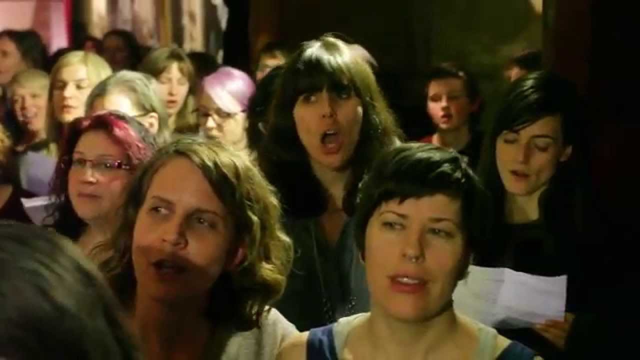Choir! Choir! Choir! sings Crowded House - Don't Dream It's Over - YouTube