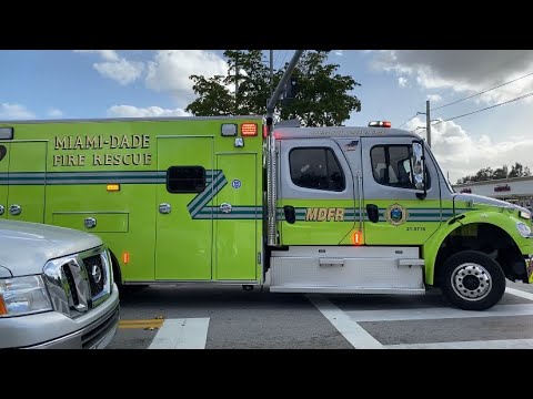 Miami Dade County Fire Rescue - Rescue 19 Responding - YouTube