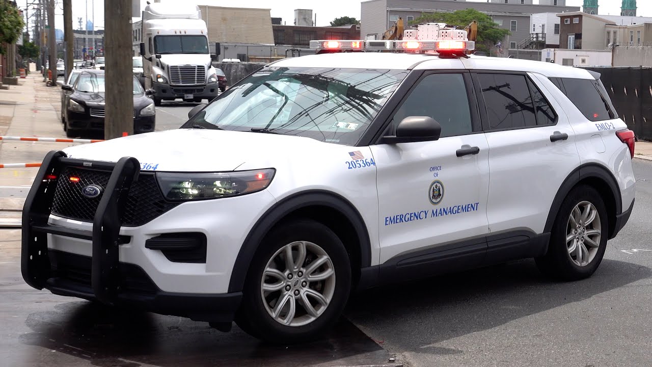 Philadelphia OEM EMLO 2 Responding - YouTube