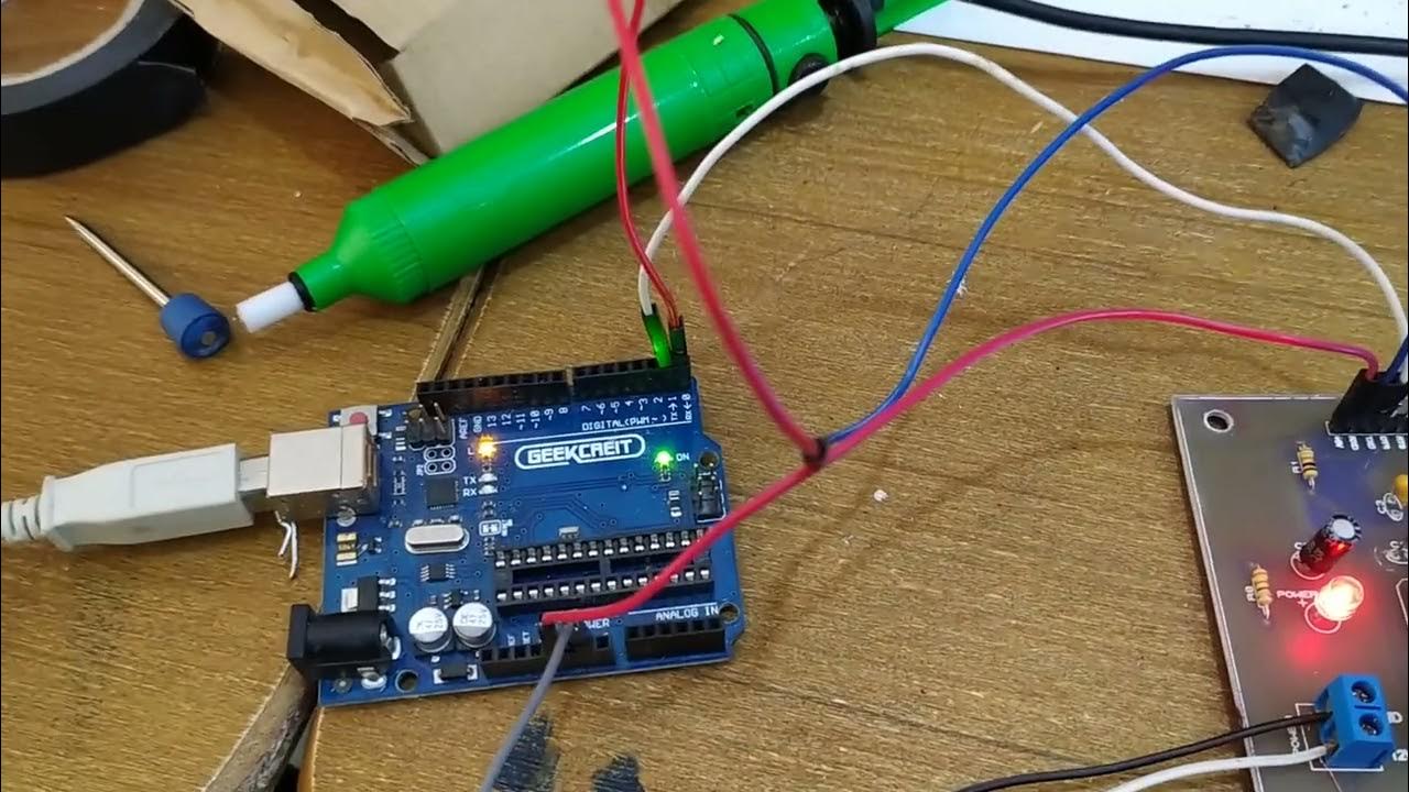 programmation d'un microcontrôleur atmega 328 par une carte Arduino uno - YouTube
