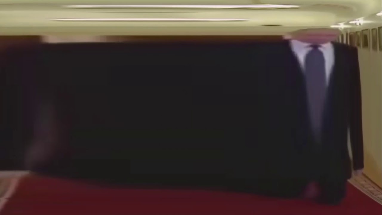 EXTREMELY WIDE PUTIN - YouTube