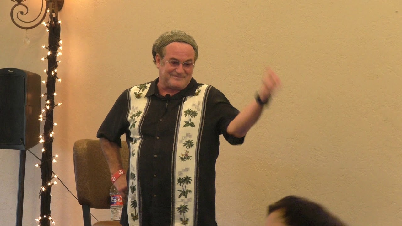 Robin Williams Impersonator David Born Tribute Show - YouTube
