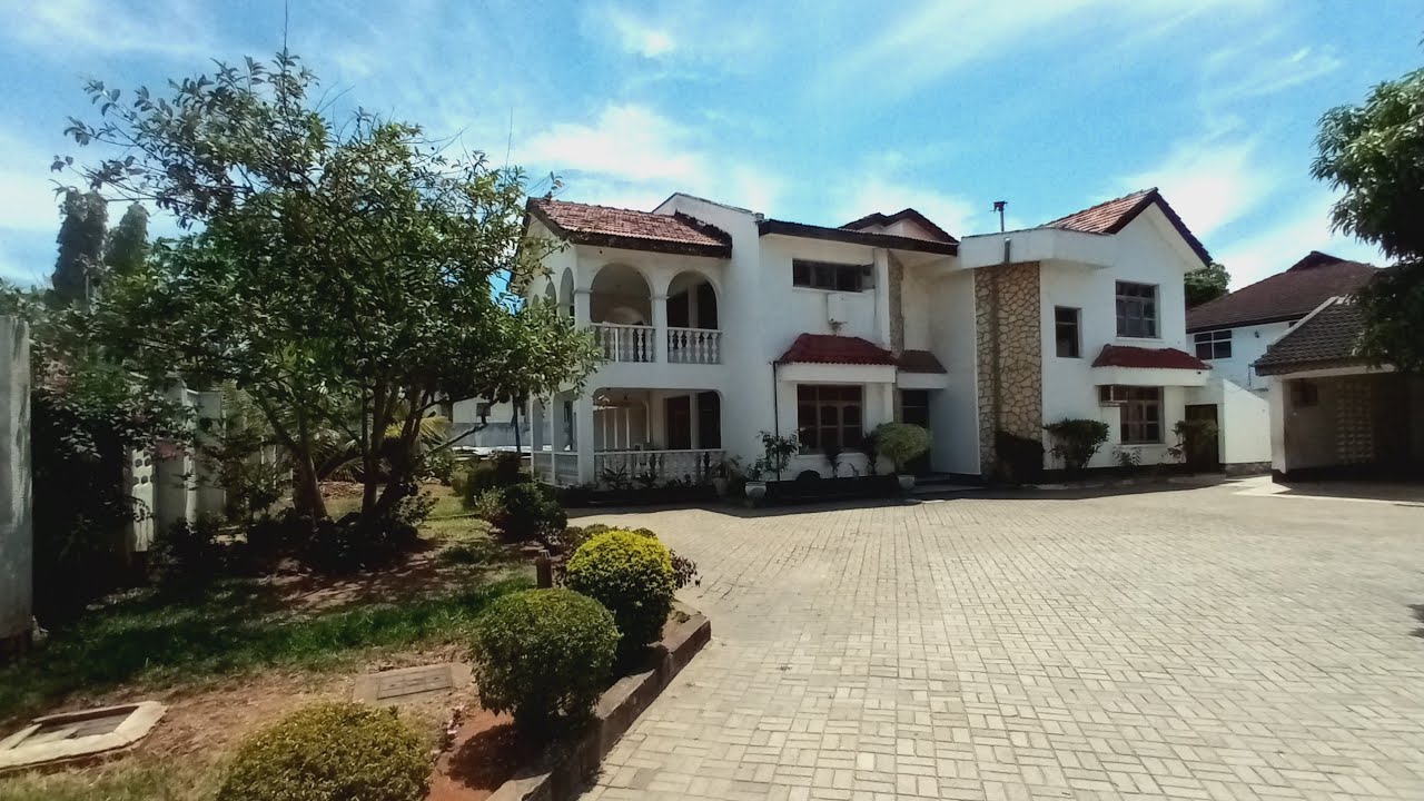 INAUZWA MIKOCHENI "B". - YouTube