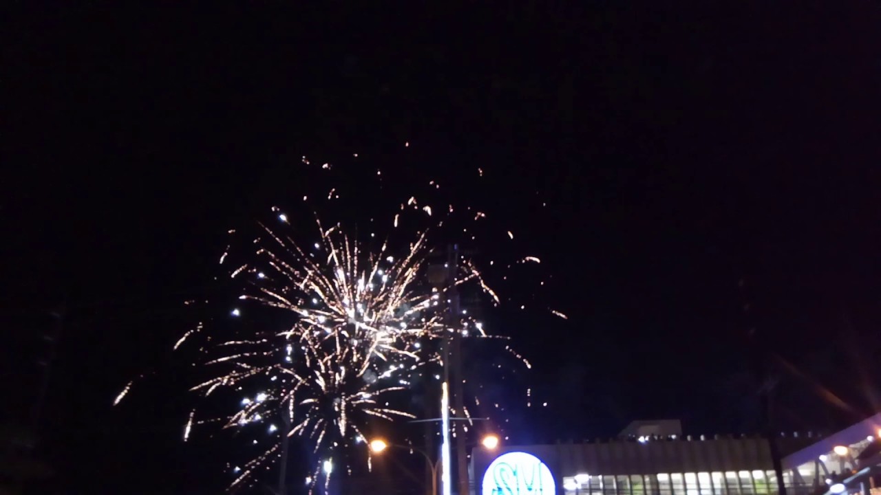 Christmas mini Fireworks Show - YouTube