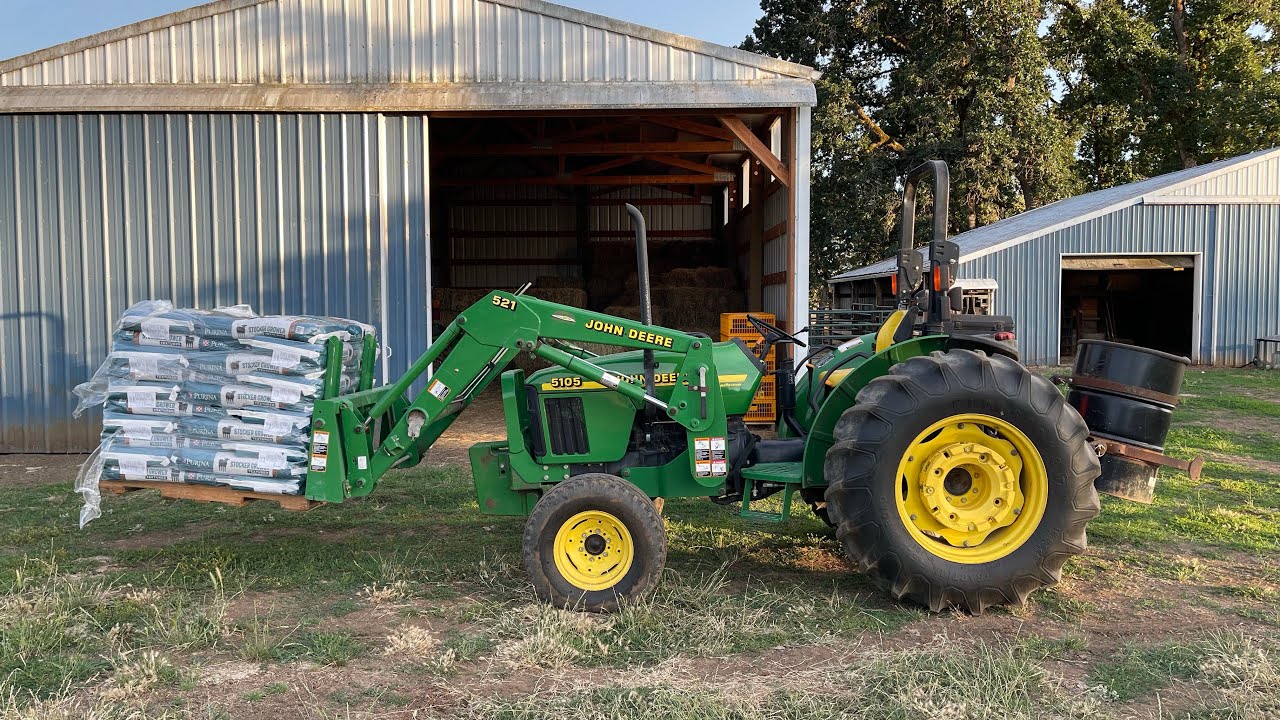 02 John Deere 5105 with 521 loader lifts 1 ton - YouTube