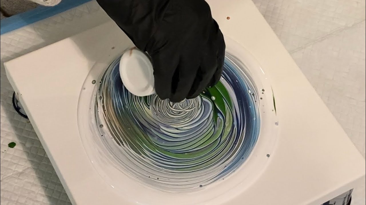 A touch of Pink! Ring Pour/Mix Pouring medium/Acrylic pouring - YouTube