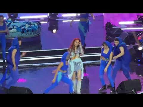 Kathryn water Performance 😍😍